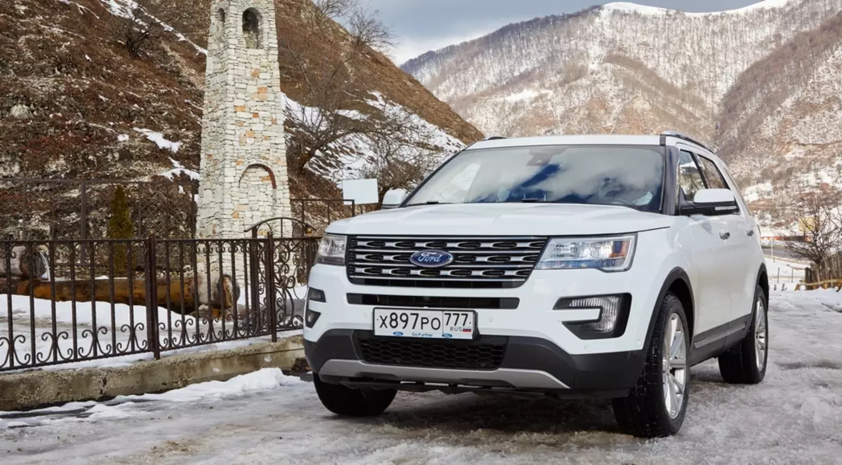 Eilifintí conquer an Caucasus: Tiomáint tástála an Ford New Explorer 30814_89