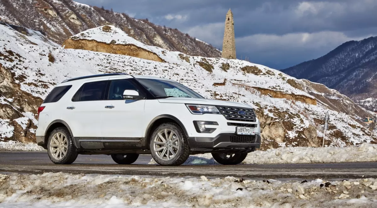 Слоновите го освојуваат Кавказот: тест возење на новиот Ford Explorer 30814_91