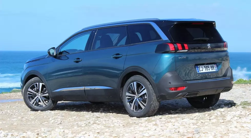 En Russie vendra une grosse peugeot 5008 crossover 30825_2