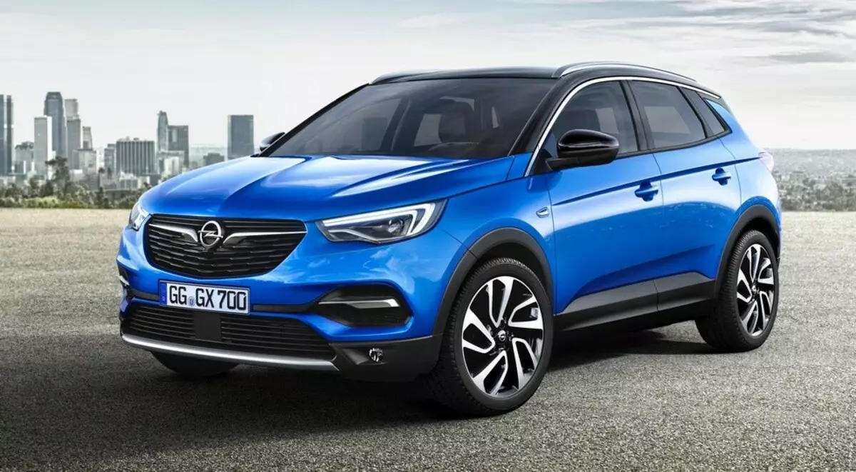Opel bi bihayê flagship Crossover Grandl X gazî kir 30871_1