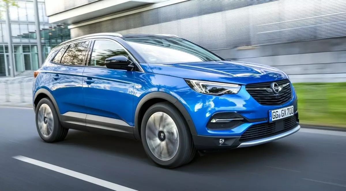 Opel은 기함 크로스 오버 Gland X의 가격이라고 불렀습니다. 30871_4
