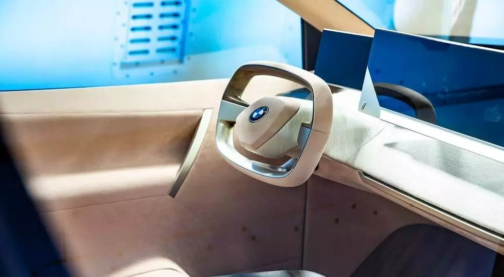 Nový BMW Crossover s gigantickými 