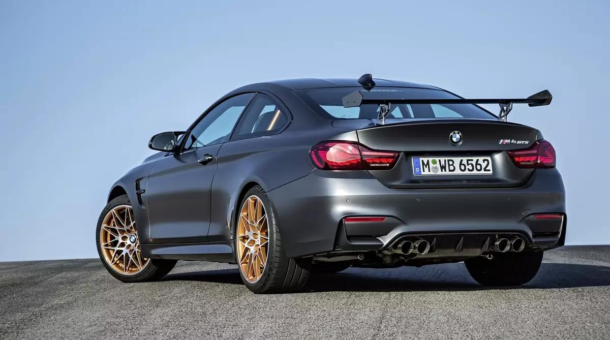 BMW entwodwi yon super espò koup m4 GTS 30879_6