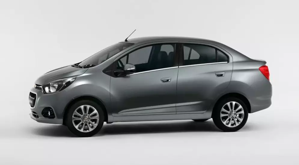 Chevrolet Spark став бюджетним седаном 30912_1