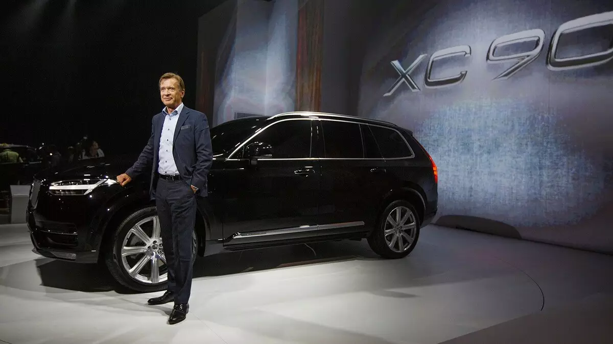 في الصورة: Hakan Samuelson و Volvo XC90