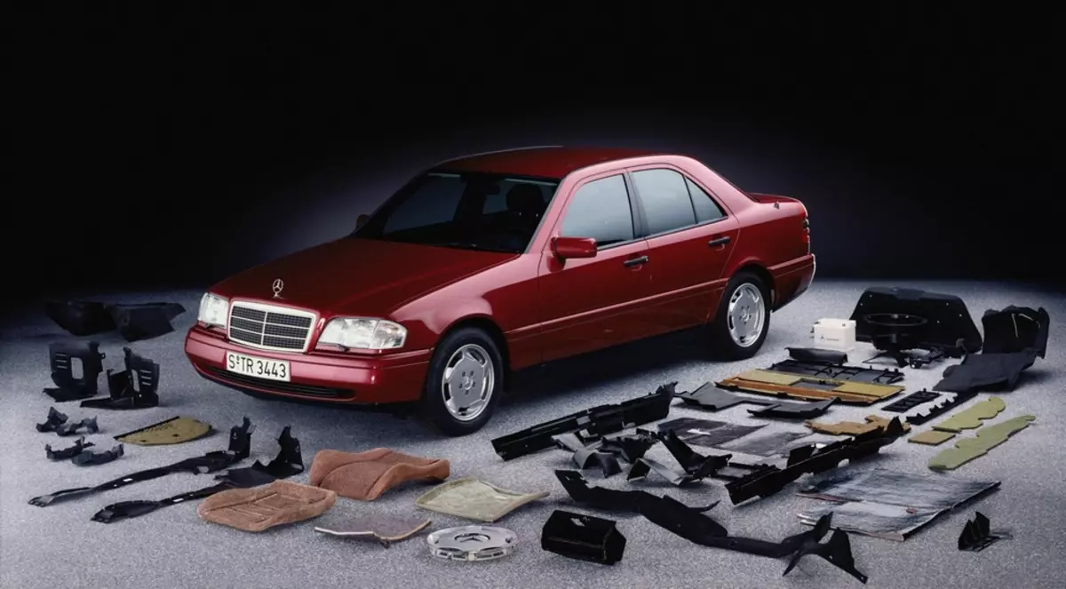 วิธีการซื้อ Mercedes-Benz C-Class W202: เมื่อครึ่งล้านกิโลเมตรไม่ จำกัด 31049_2