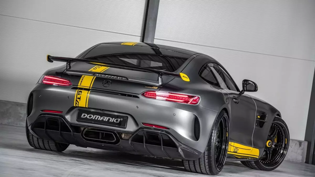 I-Domig yongeze iMercedes-Amg GT R iphantse ibe ngama-200 