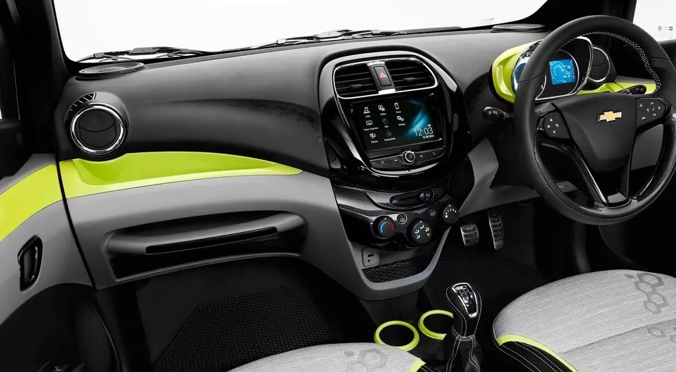 Chevrolet Spark Bývalá generace aktualizována a přijala křížovou verzi 31217_4