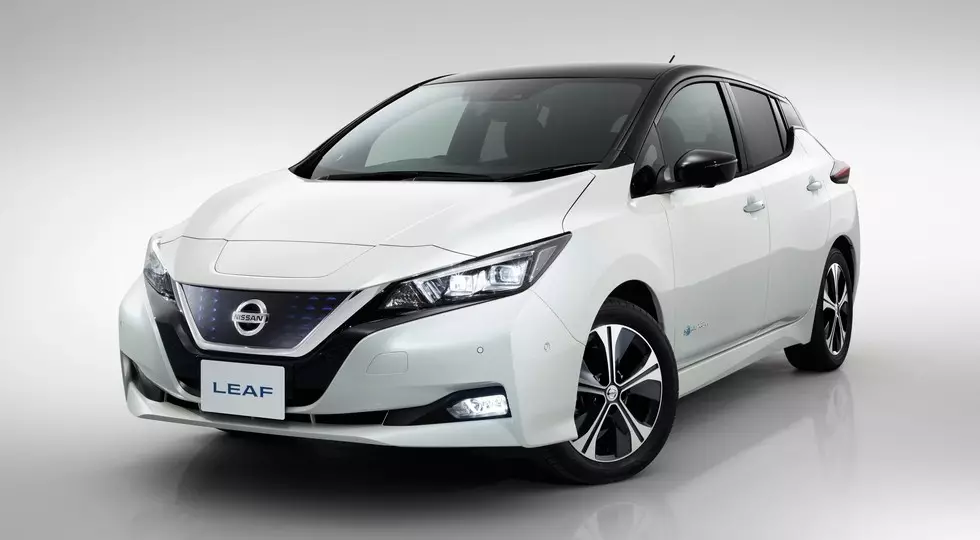 A nova geração da Nissan Leaf é representada. Pode aparecer na Rússia 31222_1