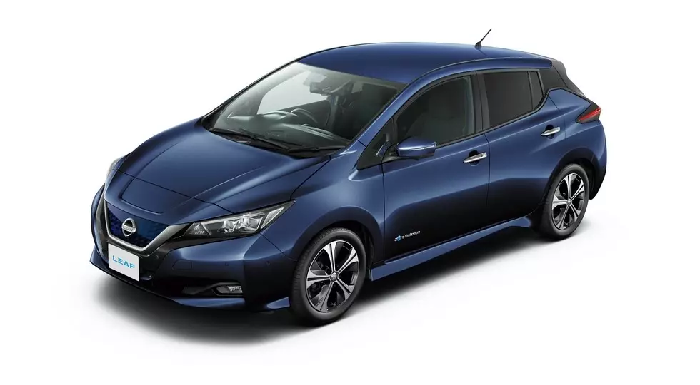 Ang bagong henerasyon ng Nissan Leaf ay kinakatawan. Maaaring lumitaw sa Russia 31222_18