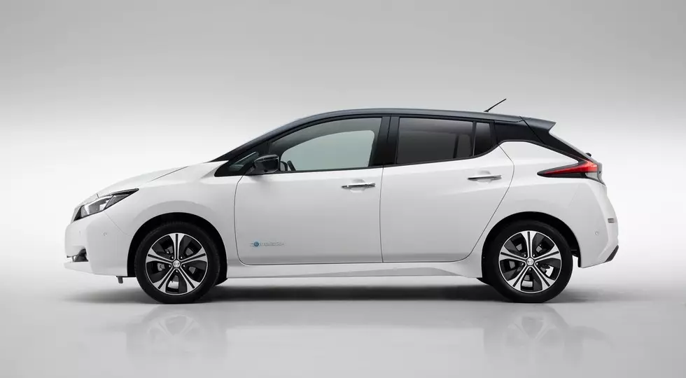 A nova geração da Nissan Leaf é representada. Pode aparecer na Rússia 31222_2