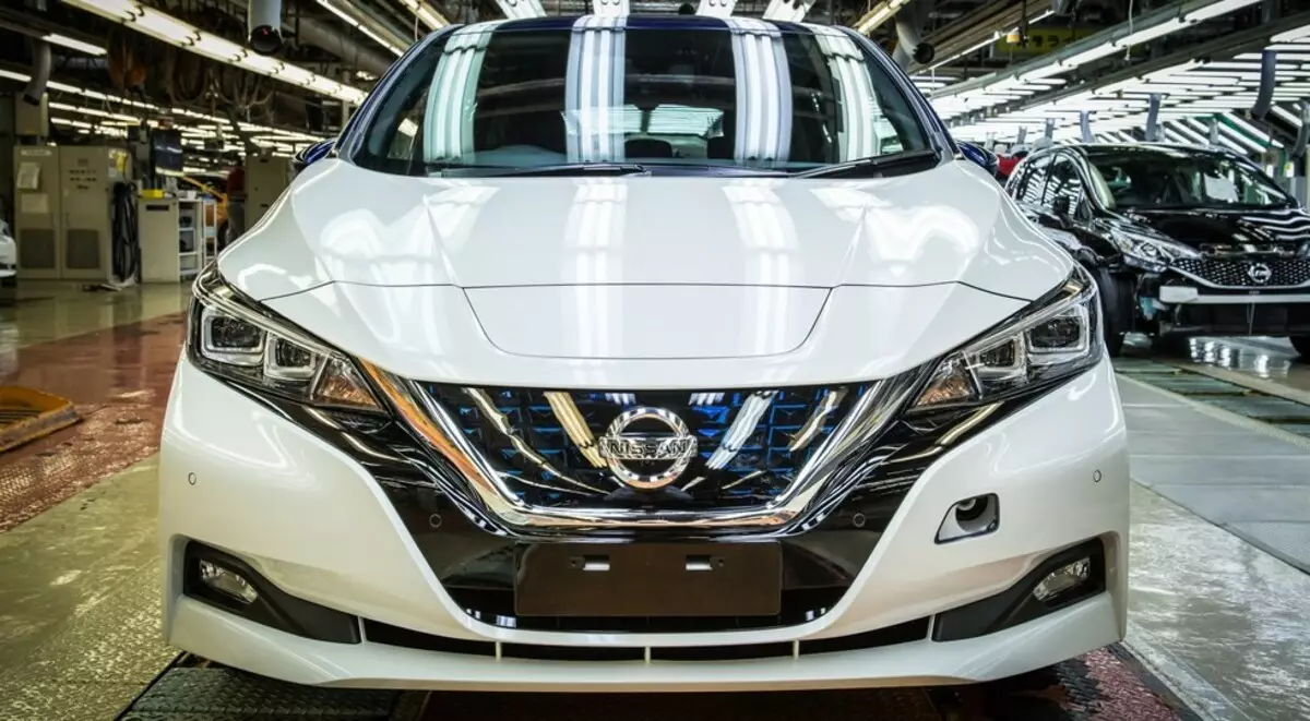 Ang bagong henerasyon ng Nissan Leaf ay kinakatawan. Maaaring lumitaw sa Russia 31222_20