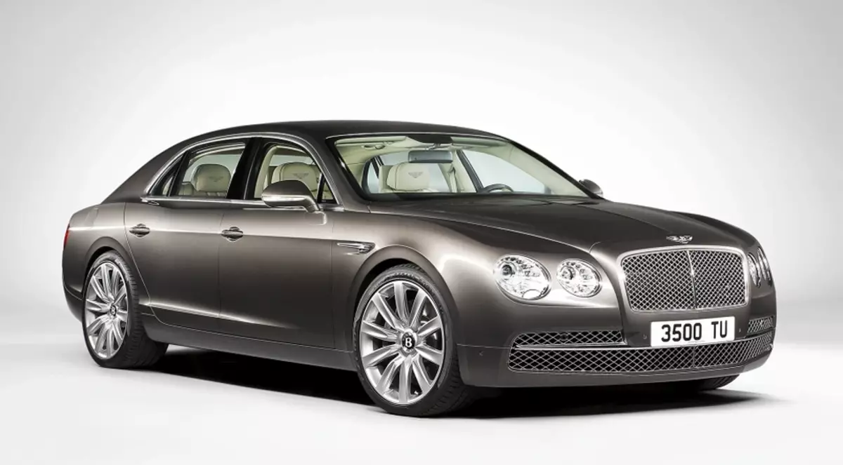 Bentley, Lamborghini an Rolls-Royce a Russland: Kris nëmmen op der Hand 312_5