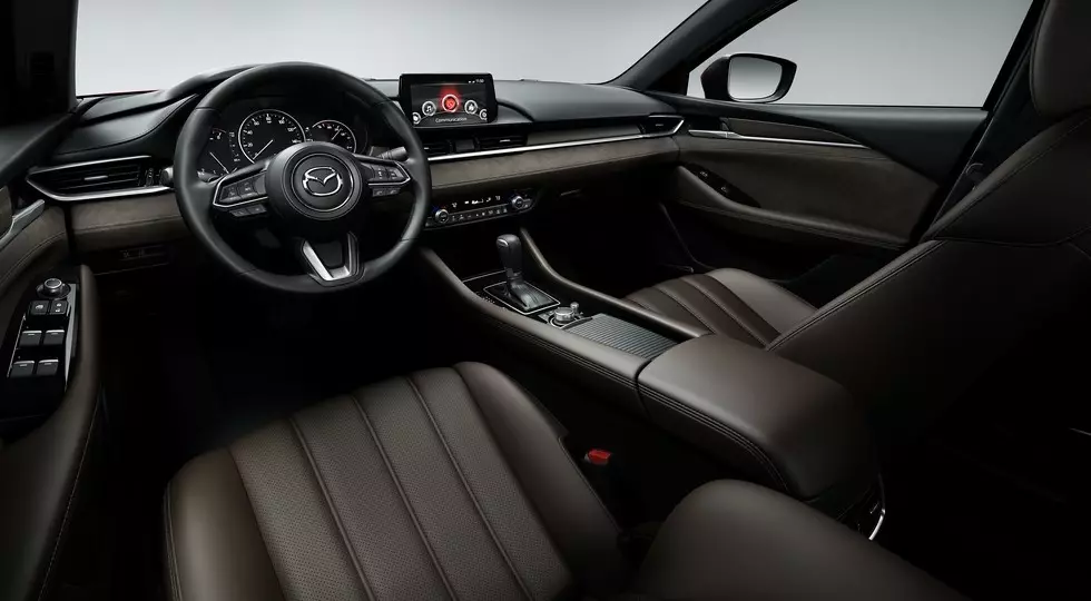 Абноўленая Mazda6: раскошная камплектацыя і турбомотор 31332_4