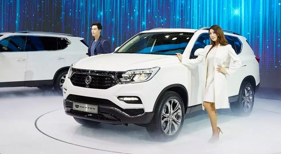 नवीन ssangyong rexton अधिकृतपणे प्रतिनिधित्व केले आहे 31380_3