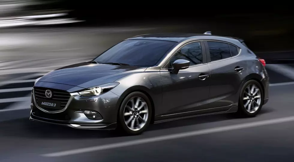 MAZDA3 (2)