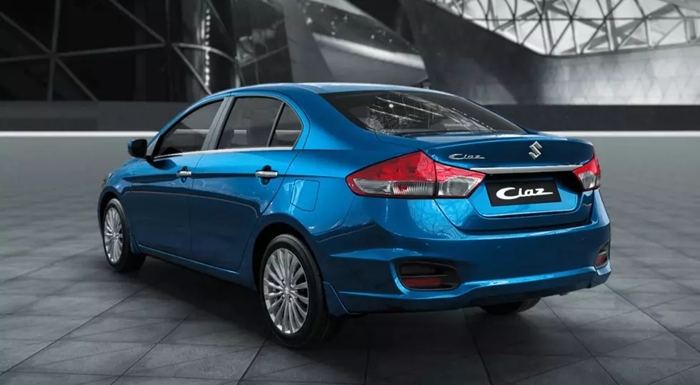 Diperbarui sedan suzuki ciaz ditangkap selama tes 31466_5