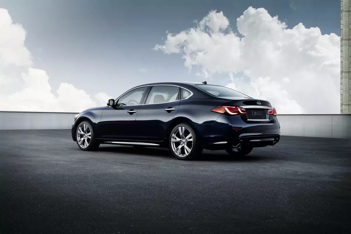 I-infyled infyled infiniti q70.