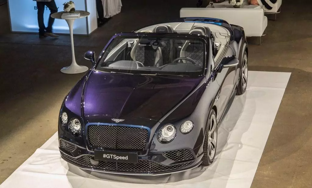 Kacepetan bentley gt, kacepetan gt kacepetan ireng edition tutup ing New York City 8