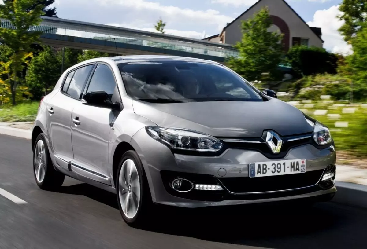 Renault_meganee_13.