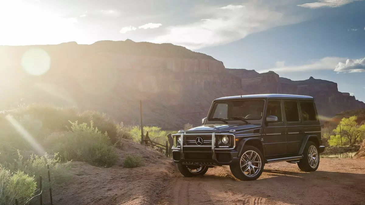 Названая дата дэбюту новага Mercedes-Benz G-Class 31620_1