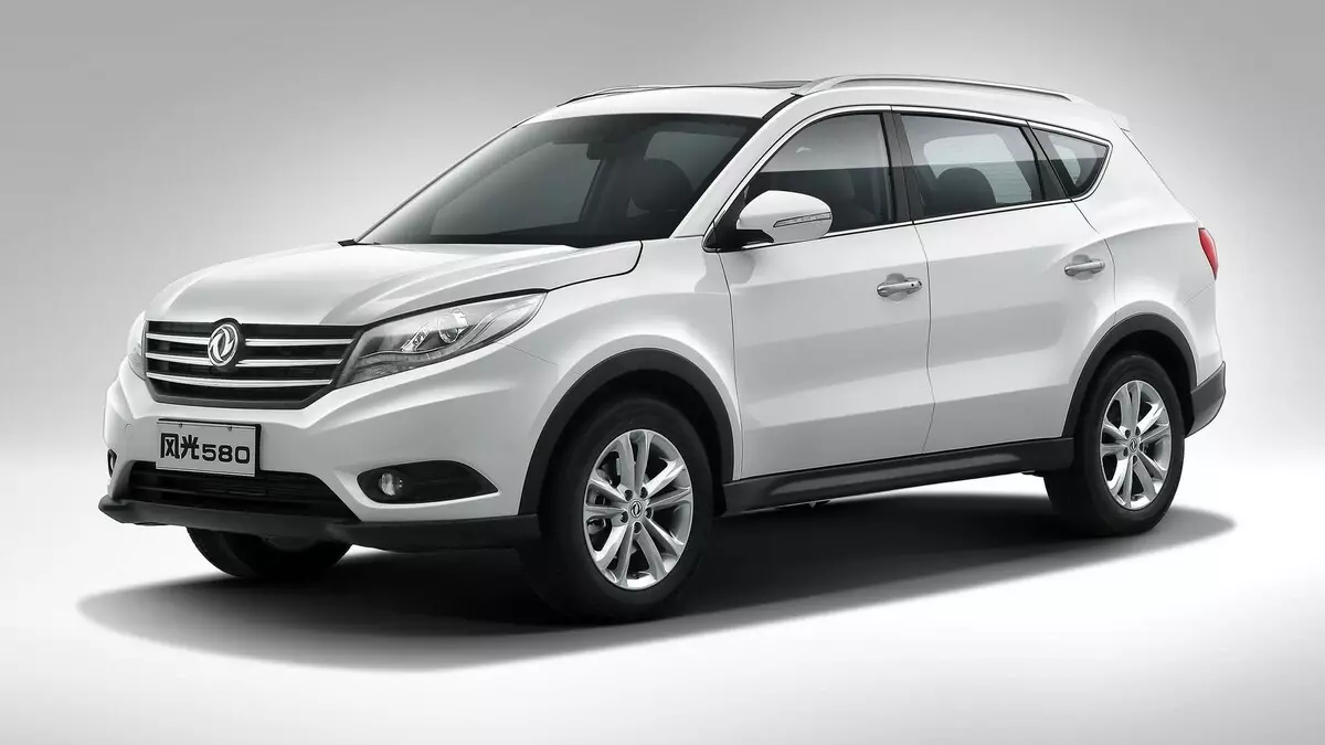 Dongfeng fenguang 580 λευκή θέα των τριών τετάρτων