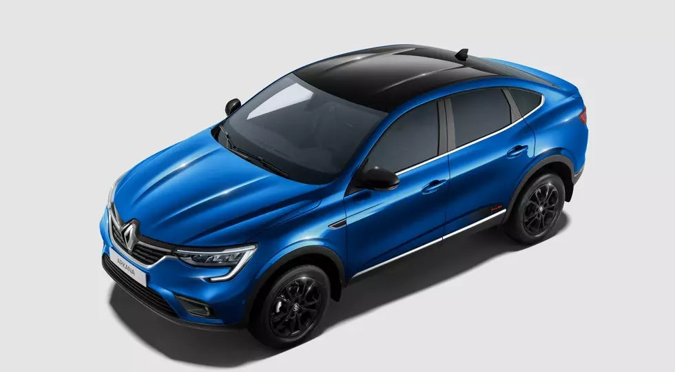 Renault Arkana fick en ny toppversion i Ryssland: tvåfärgskropp, 