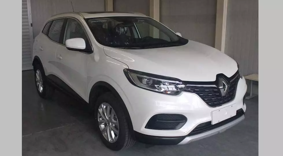 Վերականգնված Renault Kadjar- ը գաղտնազերծվեց պրեմիերային 31837_2