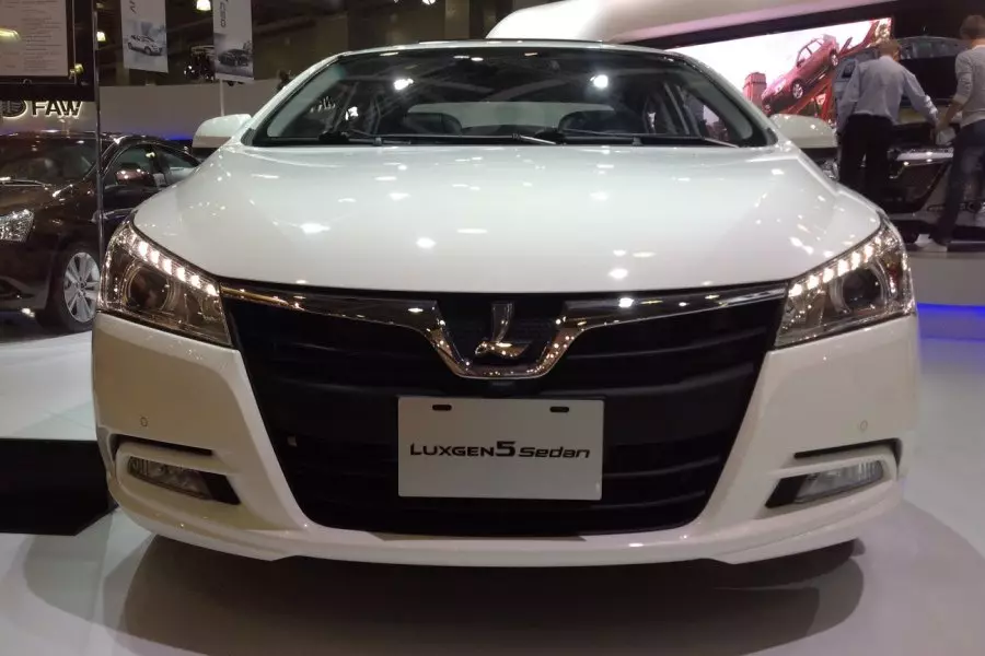 LuxGen5 sedan.