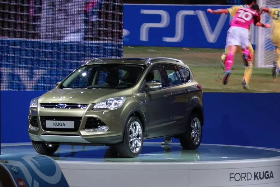 Ford Kuga entsha.