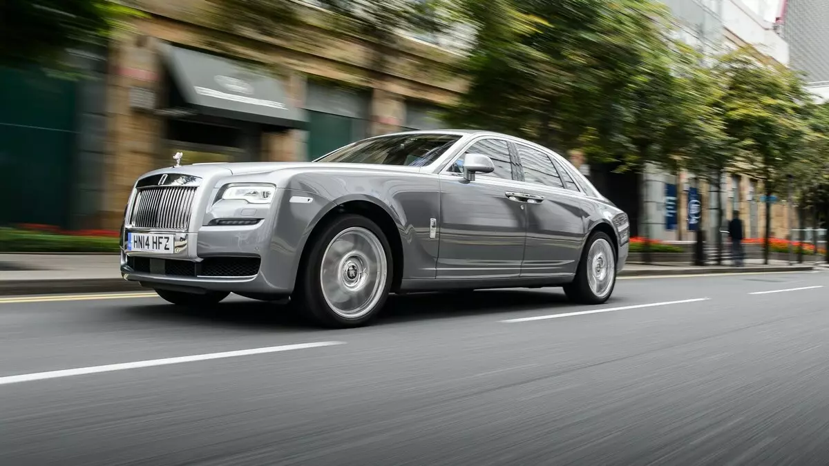 În fotografie: Rolls-Royce Ghost '2014-N.V.