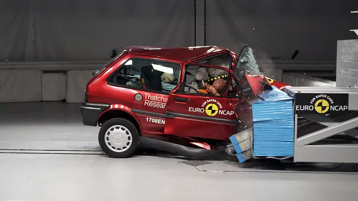 နှစ်ပေါင်း 20 Crash Tests: Euro NCAP သည်လူ့ဘ 0 78000 ကျော်ကိုကယ်တင်နိုင်ခဲ့သည် 31931_4