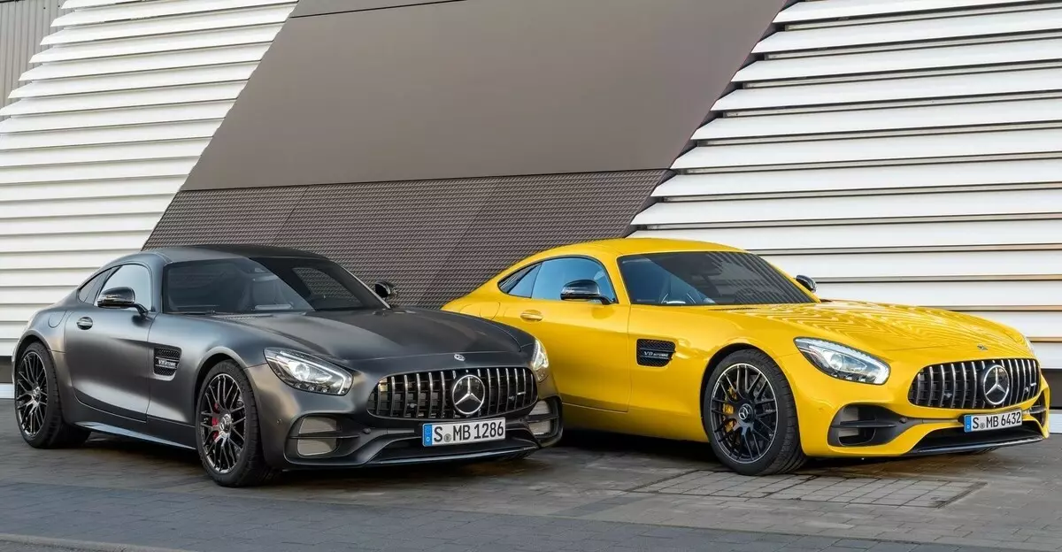 Mercedes-amg празнува своята 50-годишнина с актуализиран Coupe Amg GT 32000_2