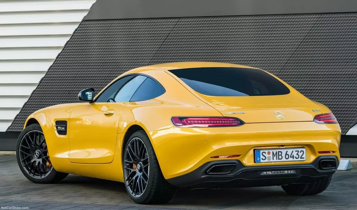 Mercedes-AMG ṣe ayẹyẹ ọdun 50th ṣe ayẹyẹ ọdun 50th pẹlu idapọmọra AMG GT 32000_5