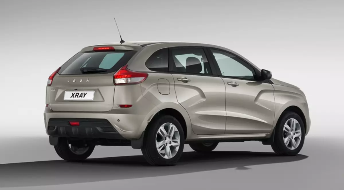 Lada Xray পুনর্ব্যবহারযোগ্য প্রোগ্রাম এবং বাণিজ্য-ইন অনুযায়ী কেনা যাবে 32039_3