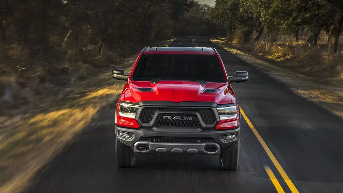 RAM New 1500 дар Детройт кашед 32153_15