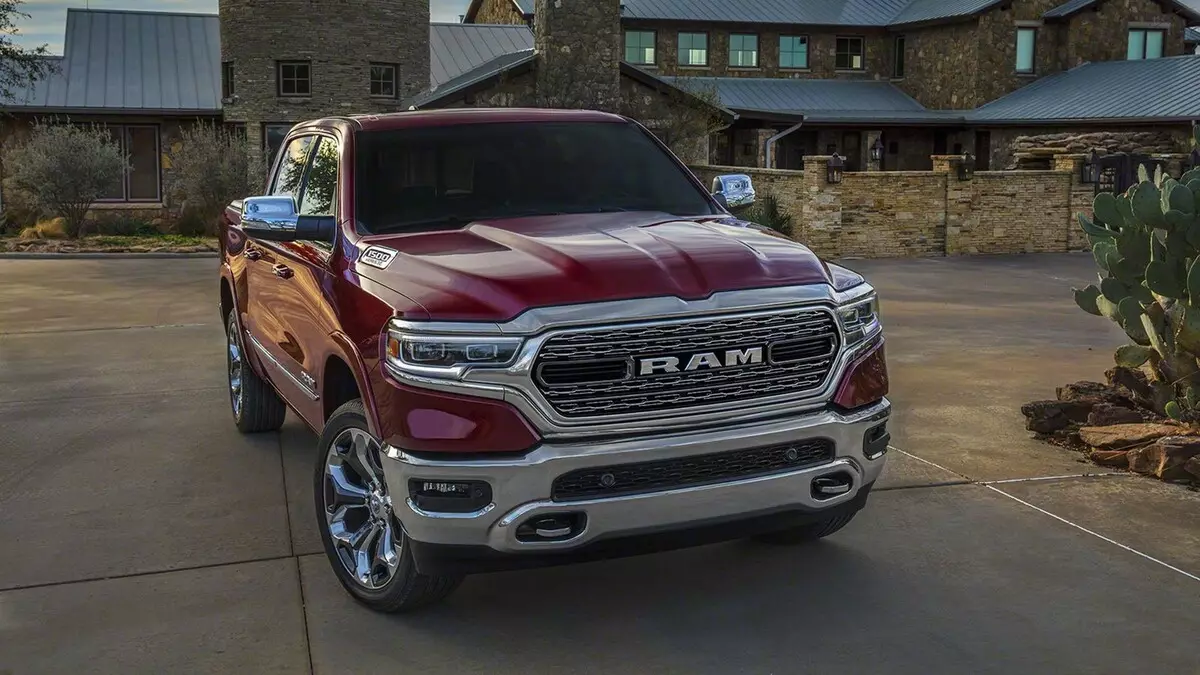 RAM New 1500 дар Детройт кашед 32153_3