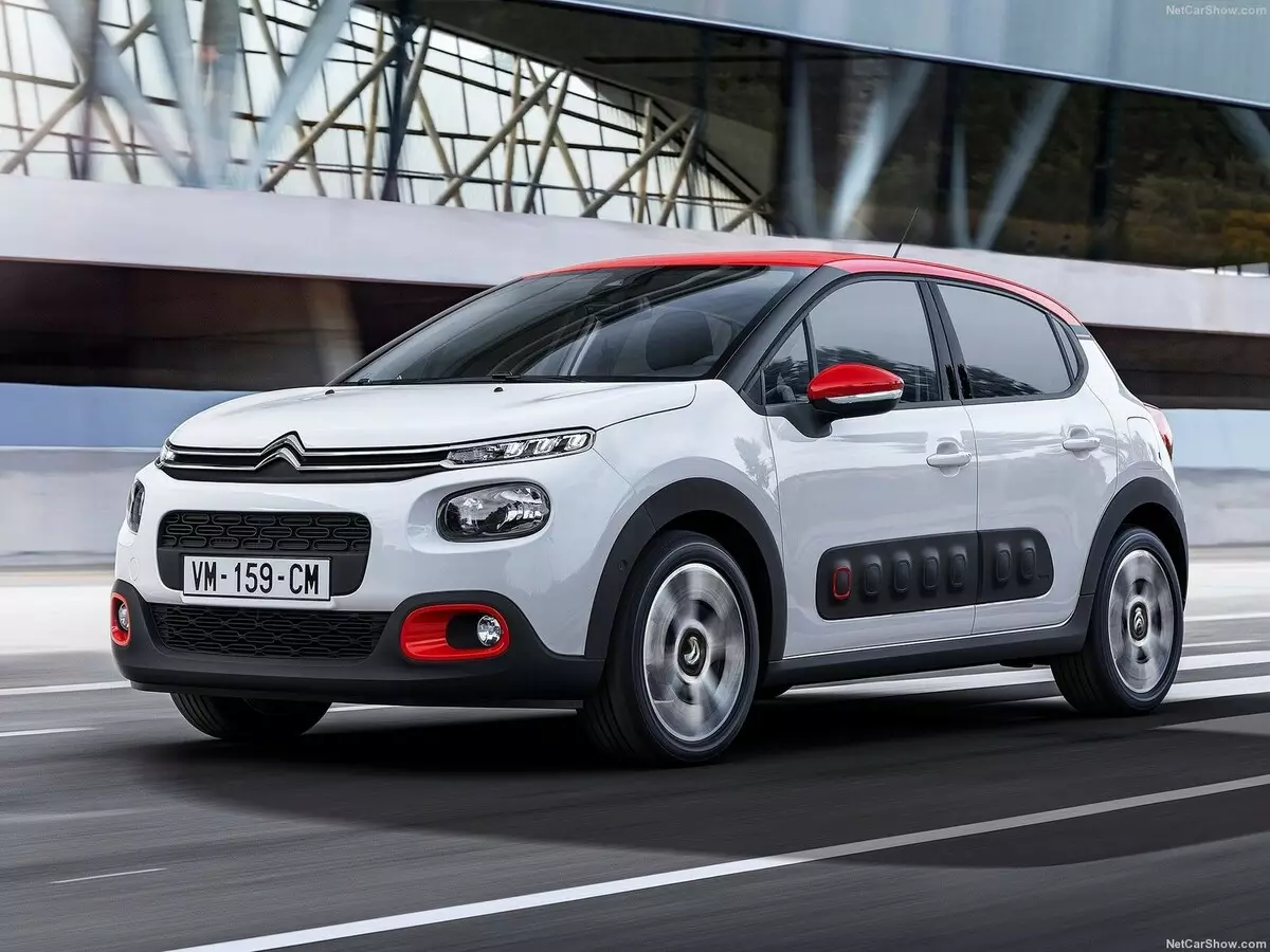 Citroen menyapu atas hatchback "dikenakan"