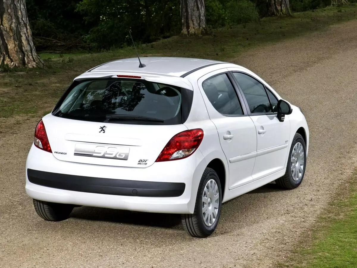 Mendrika ve ny mividy peugeot 207 mandritra ny 300 000 roubles 32269_8