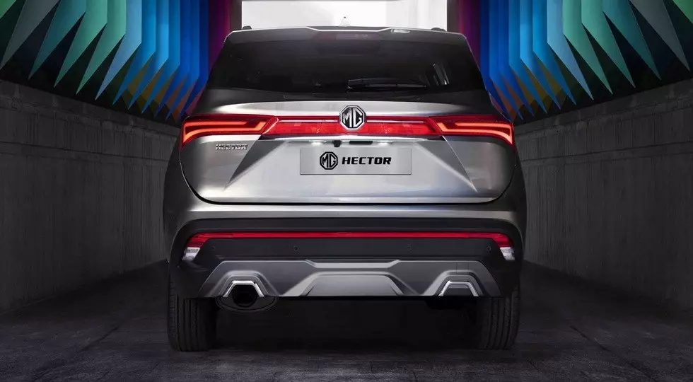 MG Hector Crossover surpaséiert huet Chevrolet Captiva 32349_5