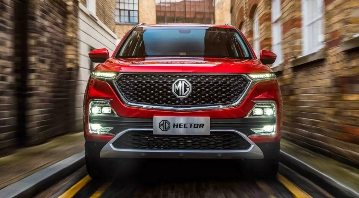 MG Hector Crossover surpaséiert huet Chevrolet Captiva 32349_8