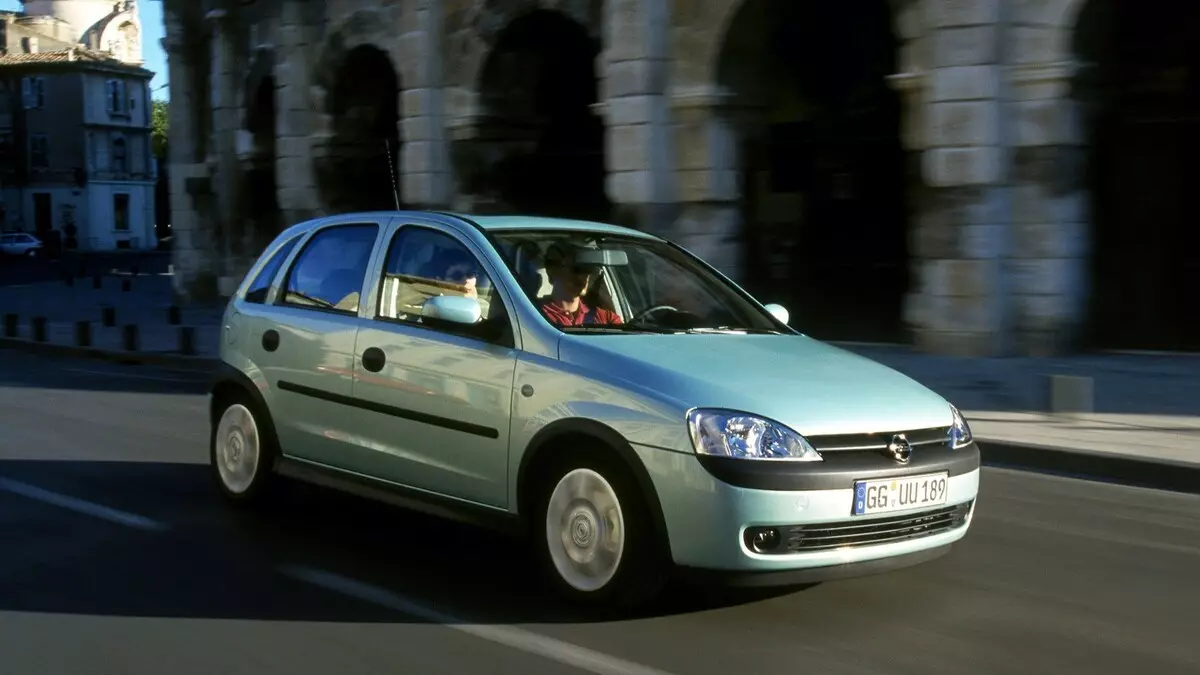 Na zdjęciu: Opel Corsa 5-drzwi (C) '2000-03