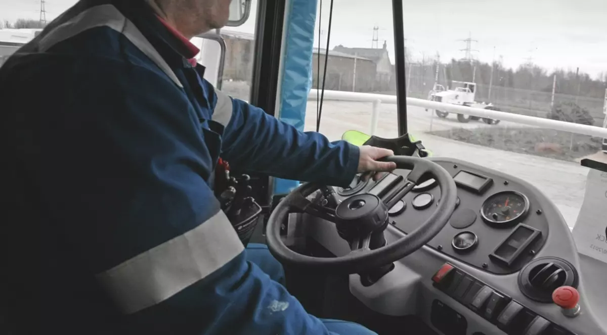 واقعا کسب و کار جدی: Terex TR100 Career Dump Truck Test Drive 32428_11