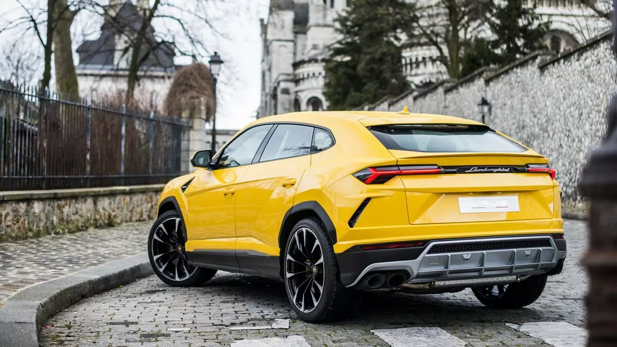 Lamborghini_urus_21.