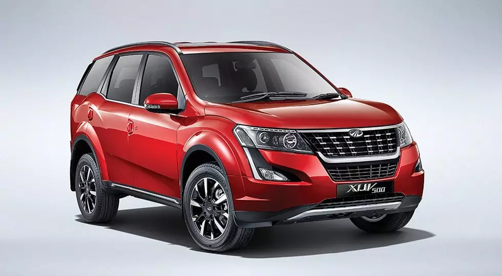 Uuendatud mahindra Xuv500 Crossover sai võimsama diislikütuse 32580_1