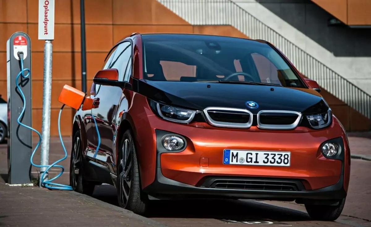 BMW I3.