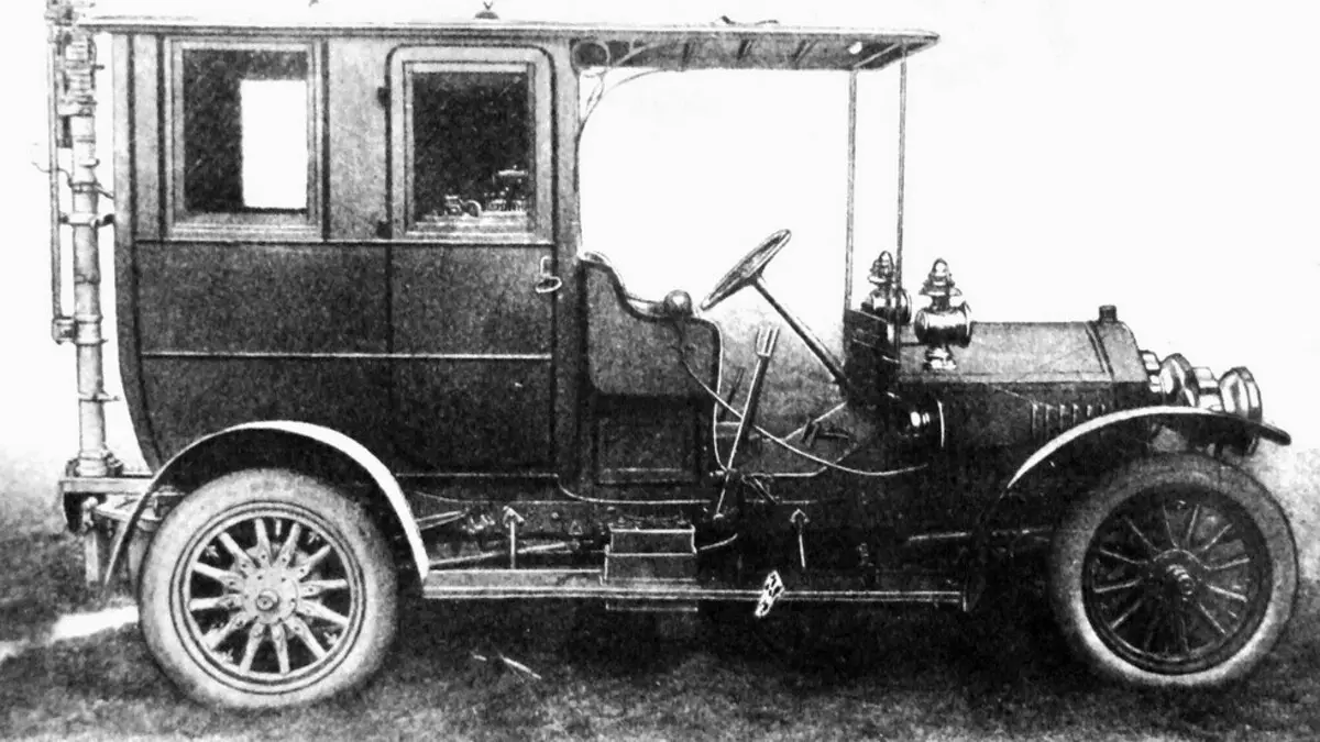 Først var der kaos: de første militære biler af tsarist Rusland 32641_22