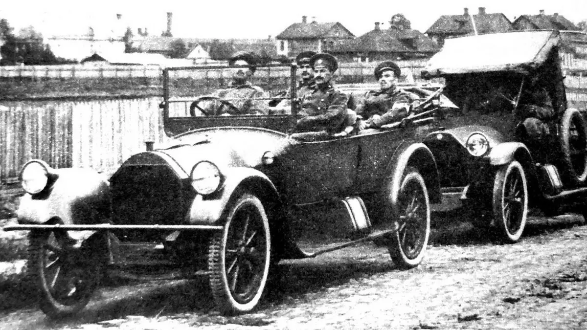 Først var der kaos: de første militære biler af tsarist Rusland 32641_24