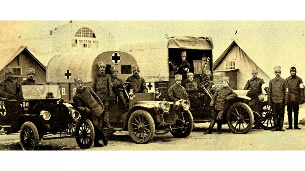 Iš pradžių buvo chaosas: pirmieji carinės Rusijos kariniai automobiliai 32641_26