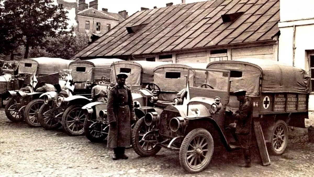 Di destpêkê de kaos hebû: yekem otomobîlên leşkerî yên Tsarist Rusya 32641_27